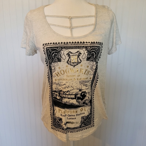 Warner Bros. | Tops | Warner Bros Oatmeal And Black Harry Potter Tshirt ...